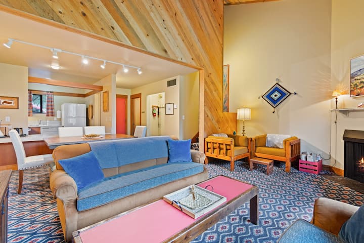 3 Connected Condos 32-34 | Sleeps 10 | Near Lodge - Black Butte Ranch, OR