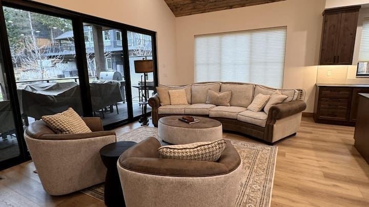 Gather At 508 New, 3 Kings, Sleeps 12 - Whitefish, MT