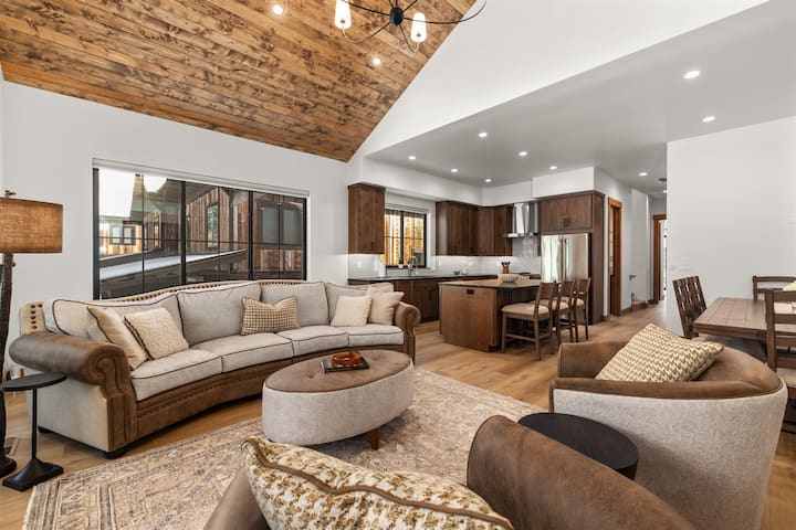 Gather At 508 New, 3 Kings, Sleeps 12 - Whitefish, MT