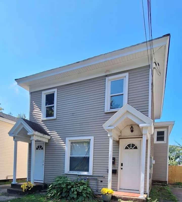 Central And Convenient Ground Floor Apartment - Oswego, NY