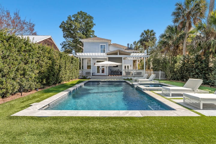 The Fitzgerald Mansion L Luxury L Pool & Spa - St. Augustine, FL