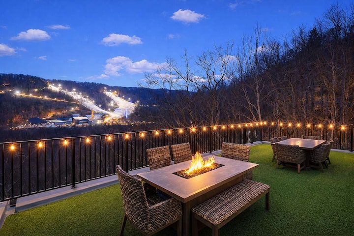 New Luxury Manor*hot Tub*pool-ski Views-sleeps 22 - Gatlinburg, TN