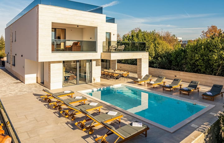 Awesome Home In Zaton - Nin