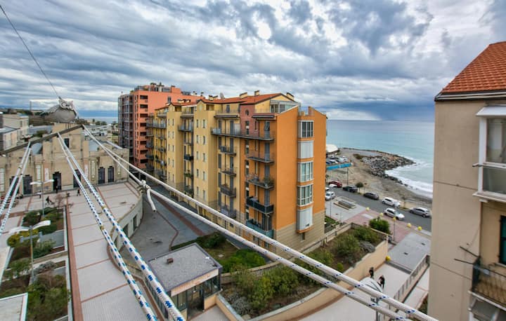 3 Bedroom Beautiful Apartment In Savona - Bergeggi