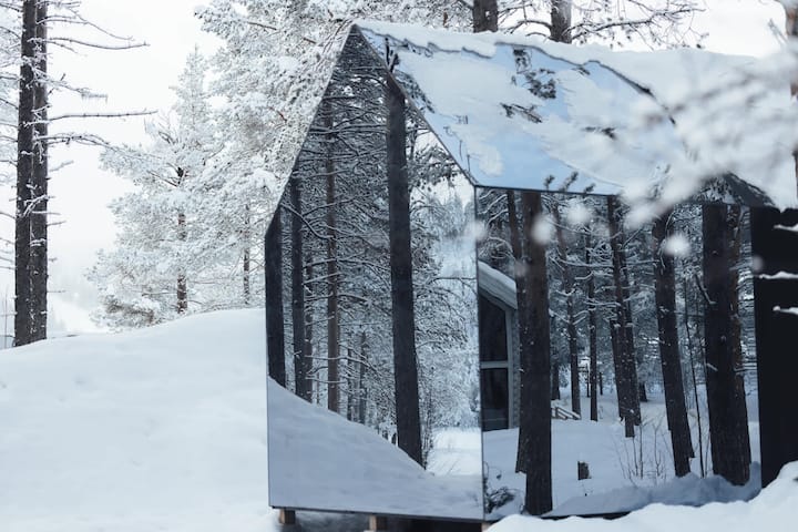 Mirrored Glass Cabin Lapland | Forest View - Arvidsjaur