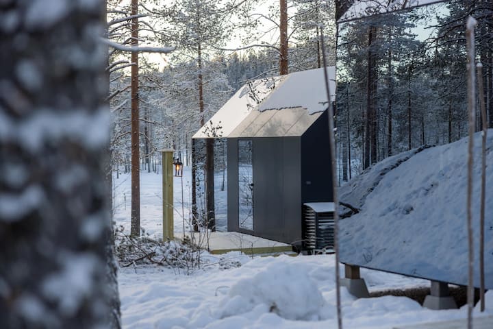 Mirrored Glass Cabin Lapland | Forest View - Arvidsjaur