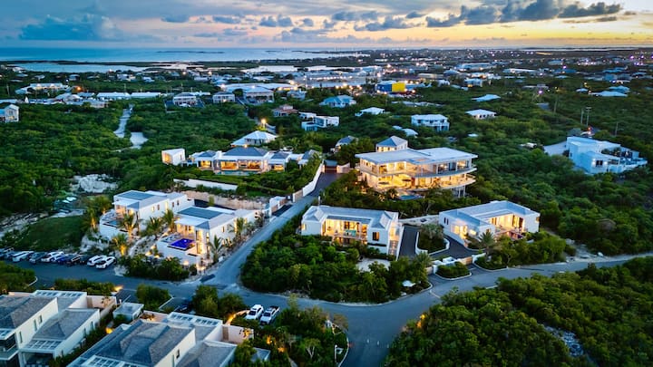 Skyline Villas - Estate (Up To 40 Guests) - Turks and Caicos Islands