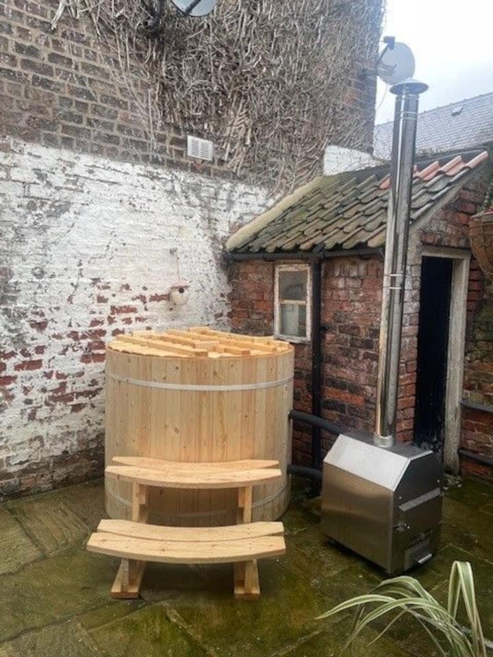 Tower Place Cottage Within City Walls - York, UK