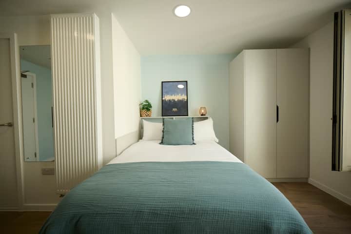Student Only Studio In Central Bristol - Bristol