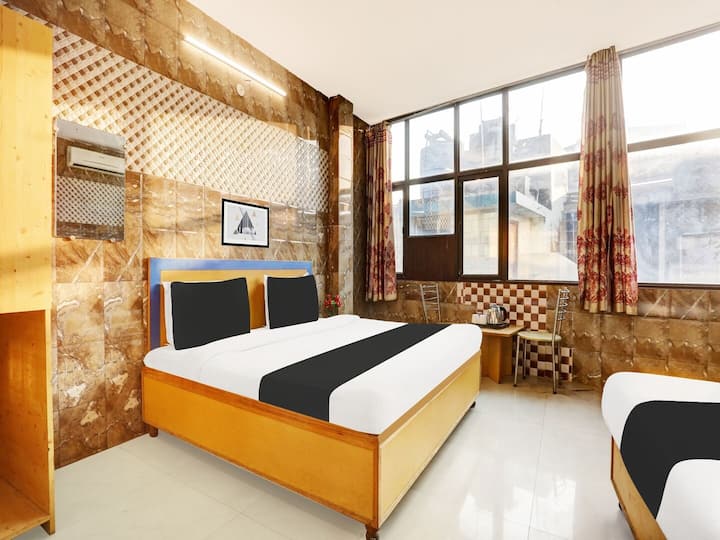 Hôtel O Jammu Près Du Bazar De Ragunath - Jammu