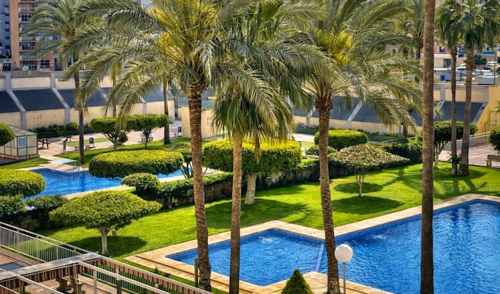 Spacious 3br With Pool, Parking Near Beach - Benidorm