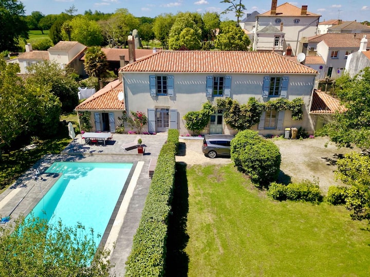 Ancien Presbytère Rénové Avec 5 Chambres - Jard-sur-Mer