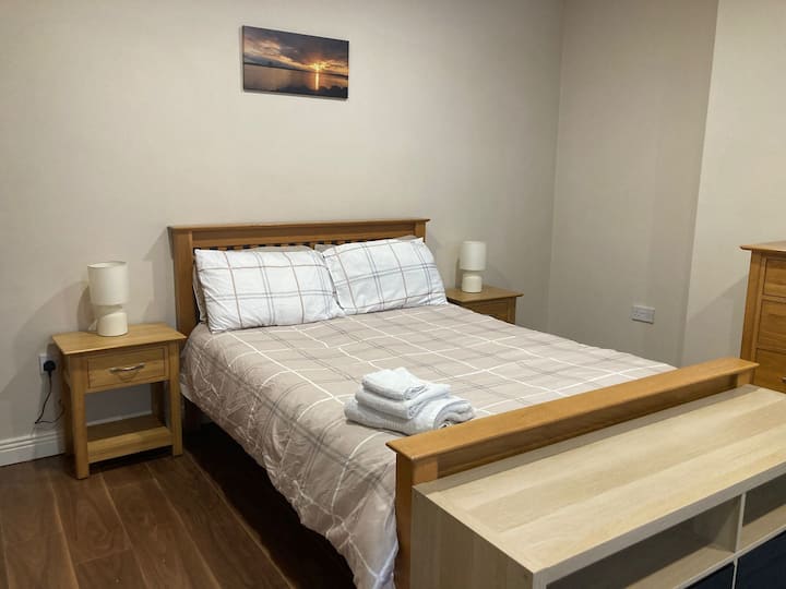 Convenient Leixlip Apartment | 2 Br | City Centre - Maynooth