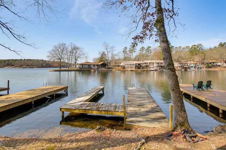 Lake Desoto Gem W/ Private Dock & Resort Perks! - Hot Springs Village, AR