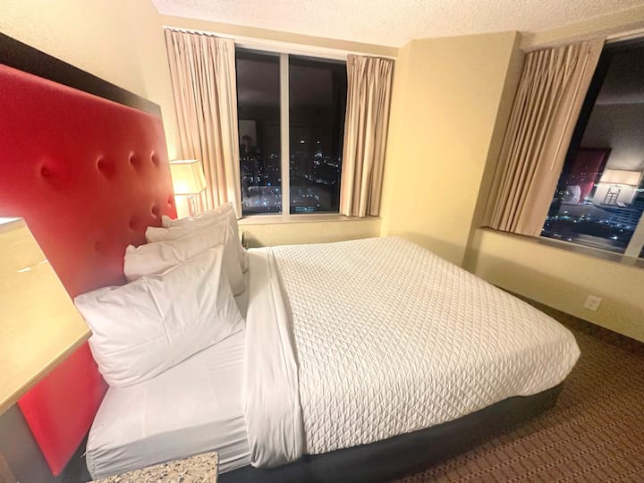 Sunset Skyline Suite • Walk To Boardwalk - Atlantic City, NJ