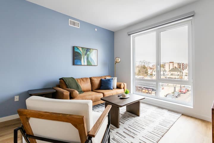 Landing | Chic 2bd, Game Room, Courtyard - Englewood, NJ