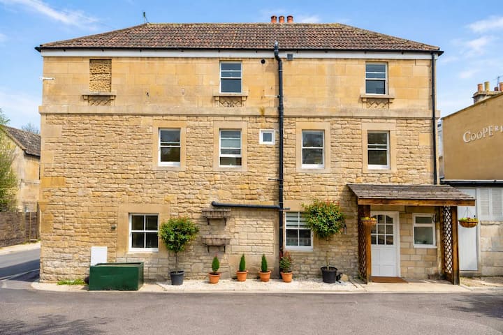 Perfect For Large Groups, Parking, Near Bath City - Castle Combe