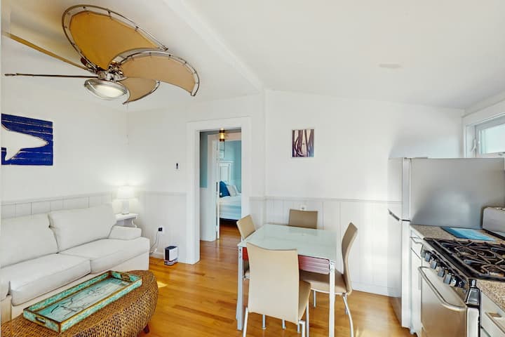 Coastal Condo Steps To Beach: Deck & Parking! - Provincetown, MA