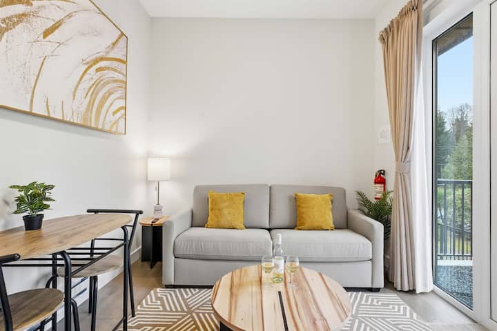 Little Bear Den #3- Big Beach, Town & Trails - Ucluelet