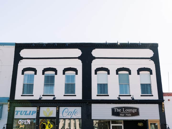 Connected 2br Suites | 2 Baths | On The Square - Jacksonville, AL