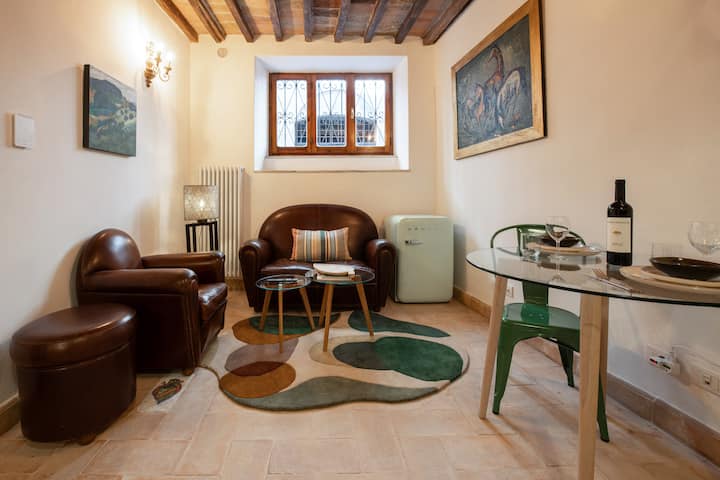 The Ludo-historic Todi Apt Meets Modern Charm - Todi