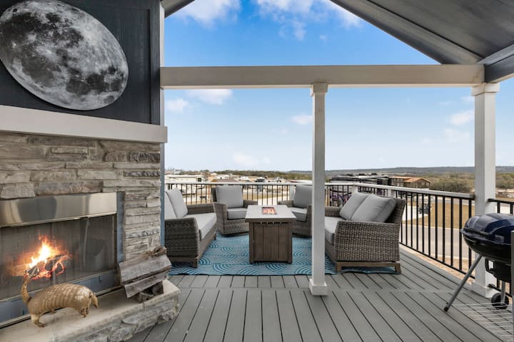 Bluemoon Retreat - Tiny Home 115 - Luckenbach, TX