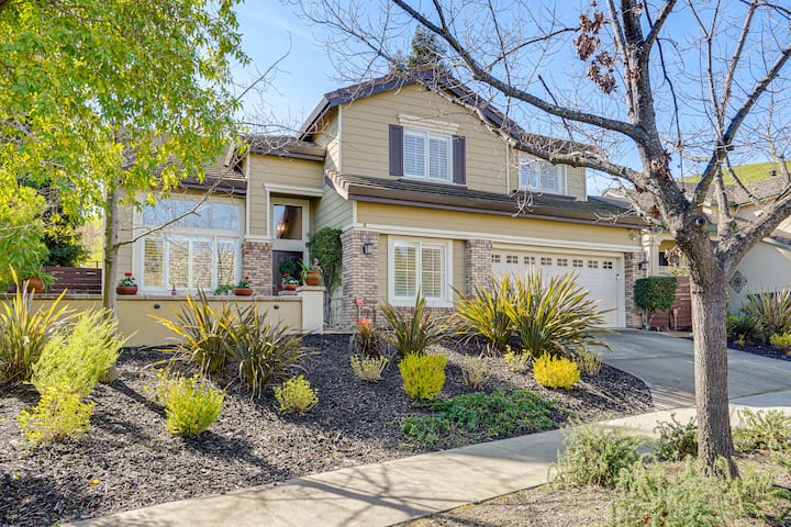 Fairfield Wine Country Getaway W/ Backyard Oasis! - Fairfield, CA