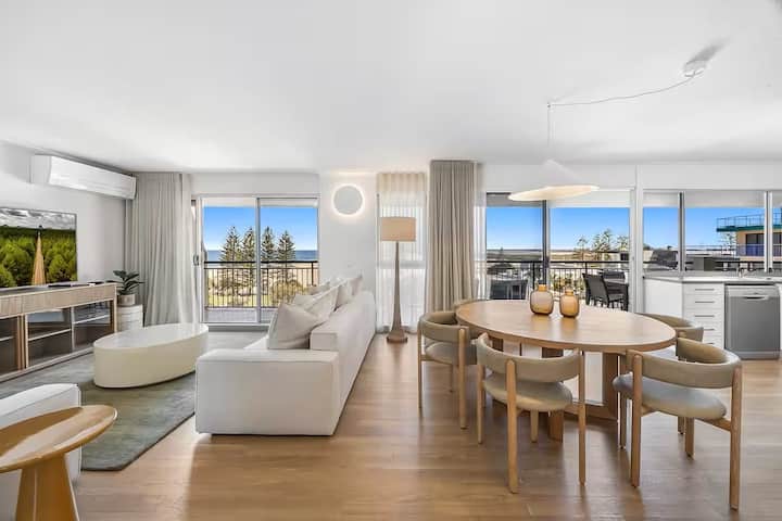 3 Bedroom Apartment With Ocean Views - Caloundra