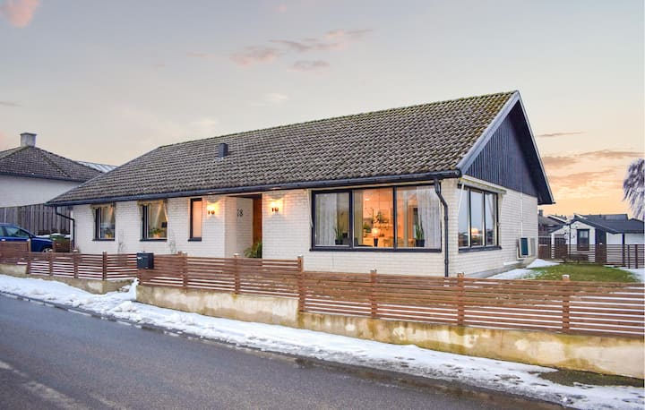 Beautiful Home In Simrishamn - Simrishamn
