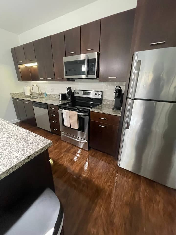 Updated 2-bedroom With A Pool And Hot Tub - Columbus, OH