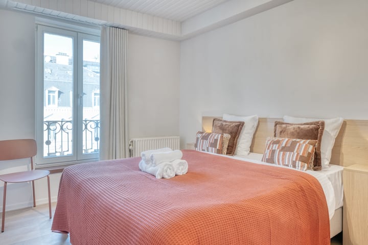 Well-located 1br Apartment With Bath & Shower - Bruxelles