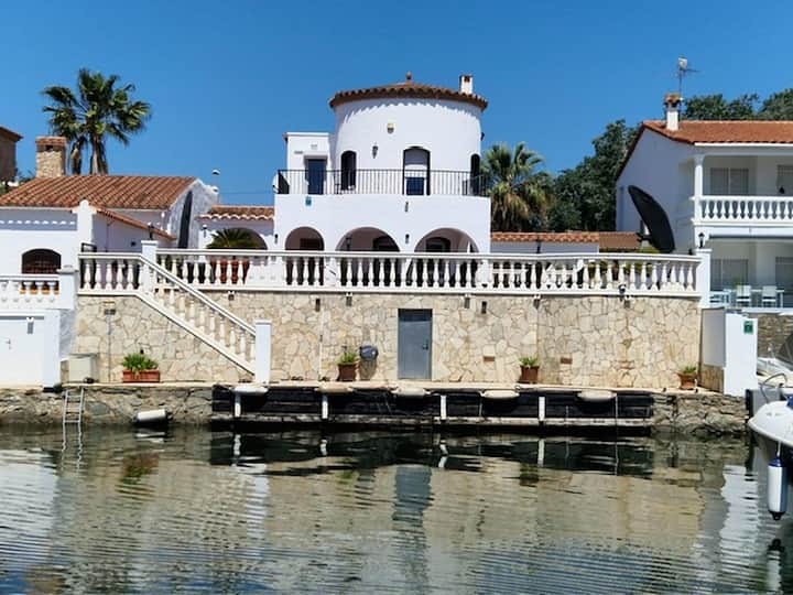 Maison Los Amigos Goertz, Amarre 15 M Et Piscine - Empuriabrava