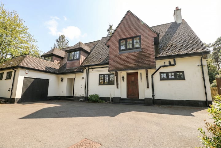 Woodlands House - Ringwood