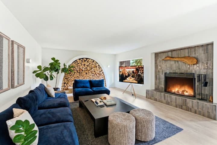 New Elegant Home | Hot Tub & Fire Pit | Bocce Ball - Kalispell, MT