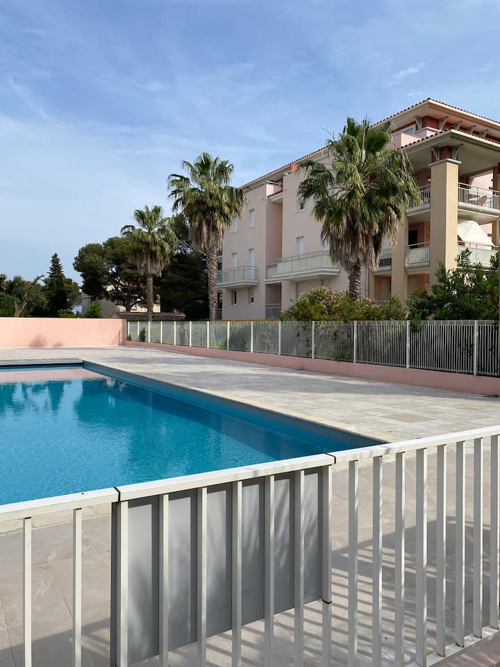 Grand T4 Avec Piscine, Terrasse Et Plage à Pied - Fréjus