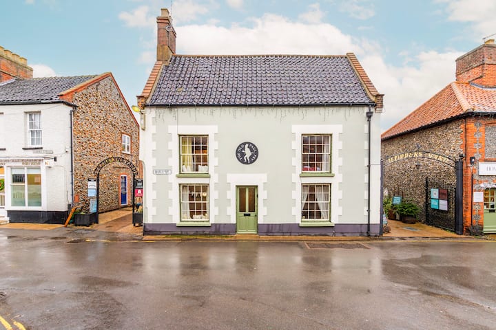 The Old Paul Pry By Leap Escapes - Briston