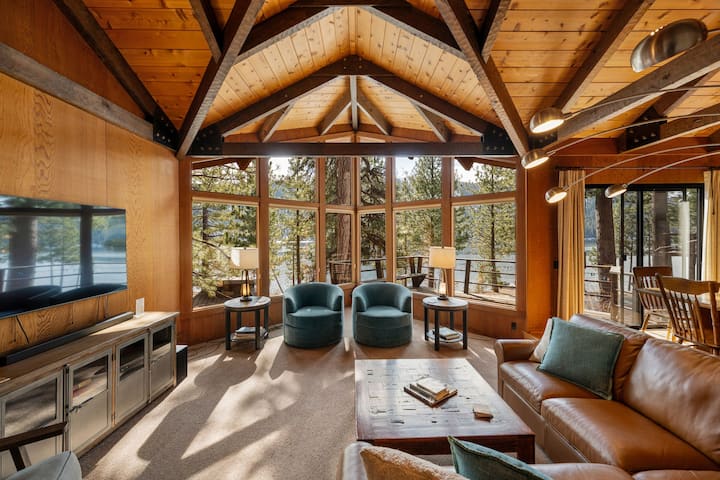 Classic Donner Lakefront Cabin With Stunning Views - Donner Lake, CA