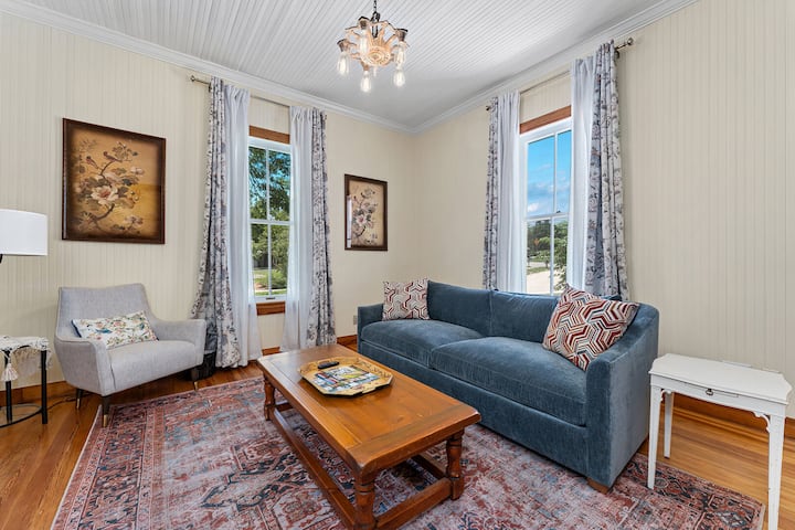 Halo's Garden | Perfect Couples Retreat - 프레더릭스버그