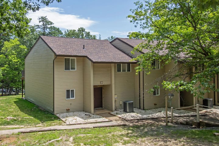 Mountainside Villas 2 Bedroom Townhome - Harrisonburg, VA