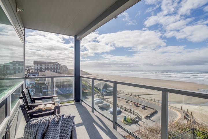 Oceanfront Nye Beach Condo - Newport, OR