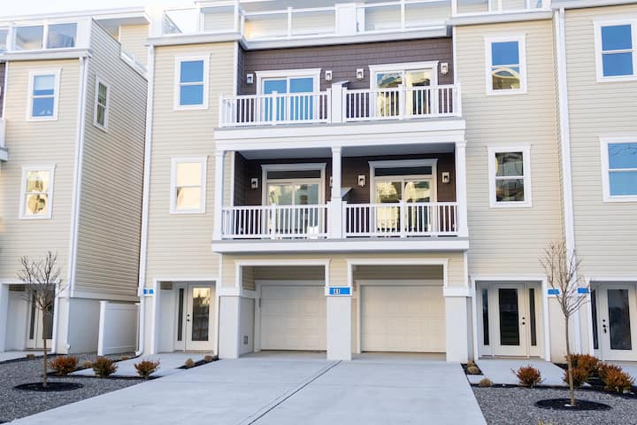 3 Level Ocean View Oasis - Wildwood Crest, NJ
