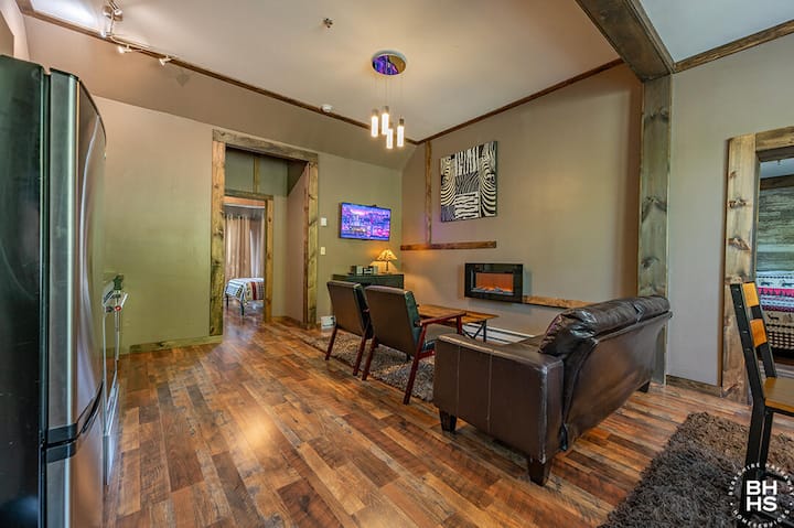 2-bedroom Apartment (D1), Walk To Main Street - Lake Placid, NY