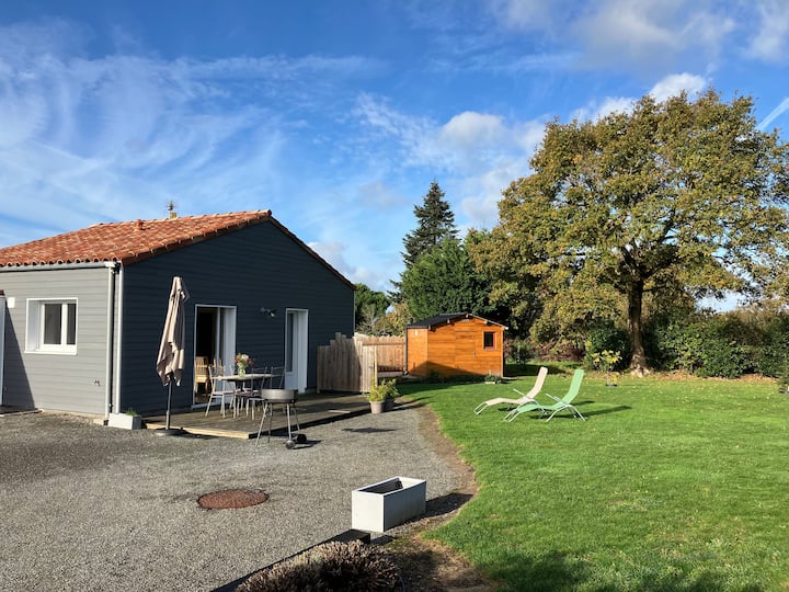Gîte Au Calme Avec Jardin Et Parking Pratique - Machecoul
