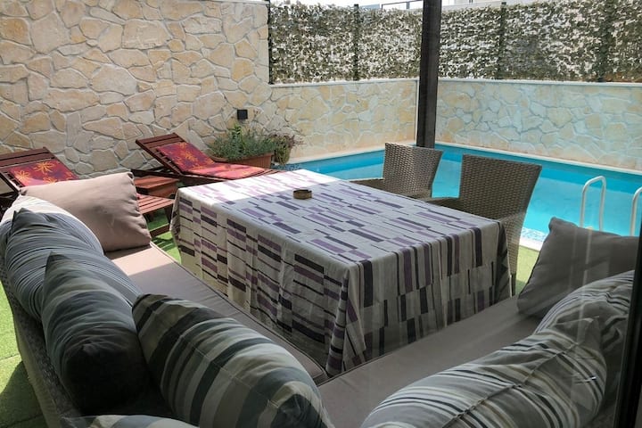 K-25216 Maison De Trois Chambres Avec La Terrasse - Sevid