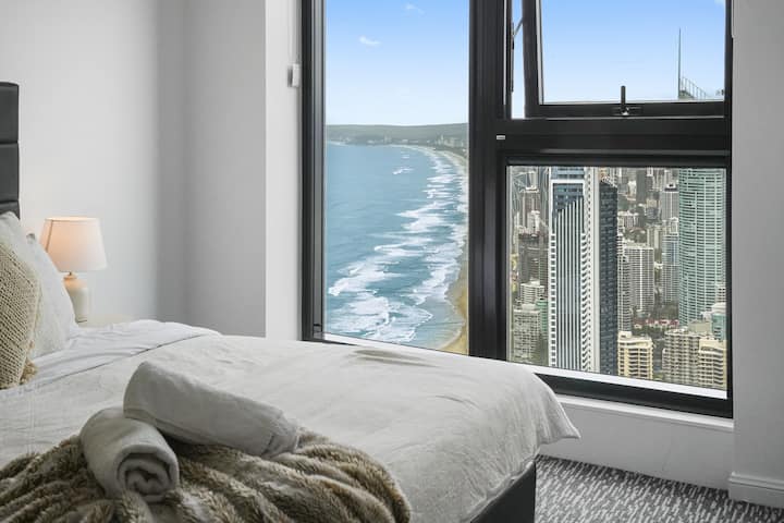 Skyhigh 72 Stories At The Seaside - Surfers Paradise