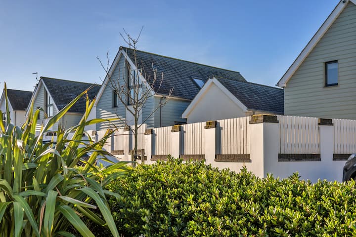 Finest Retreats | Greenway - Westward Ho!