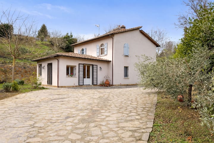 Villa Montepulciano Vineyard And Pool Retreat - Pienza