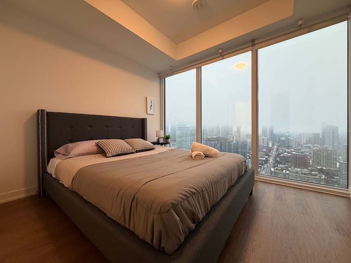 Downtown 2 Bedroom 2 Bath Condo High Floor Views - Toronto