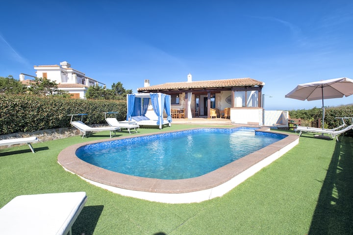 Sea-view Villa With Private Pool And Bbq - Stintino