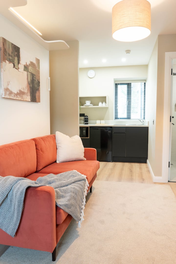 Modern Self-catering Studio | Town Centre - 韋斯特波特